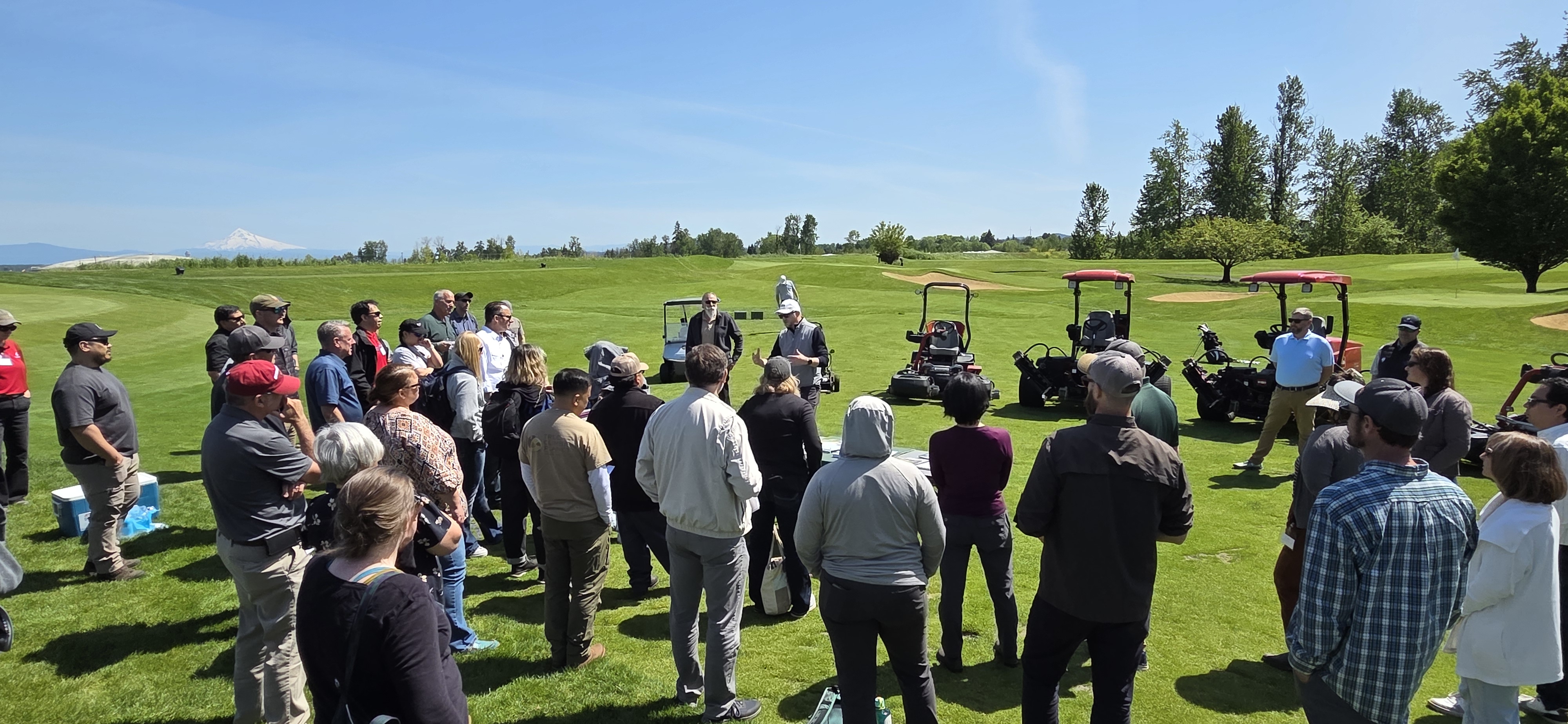 Golf course tour highlights BMPs for state pesticide regulators
