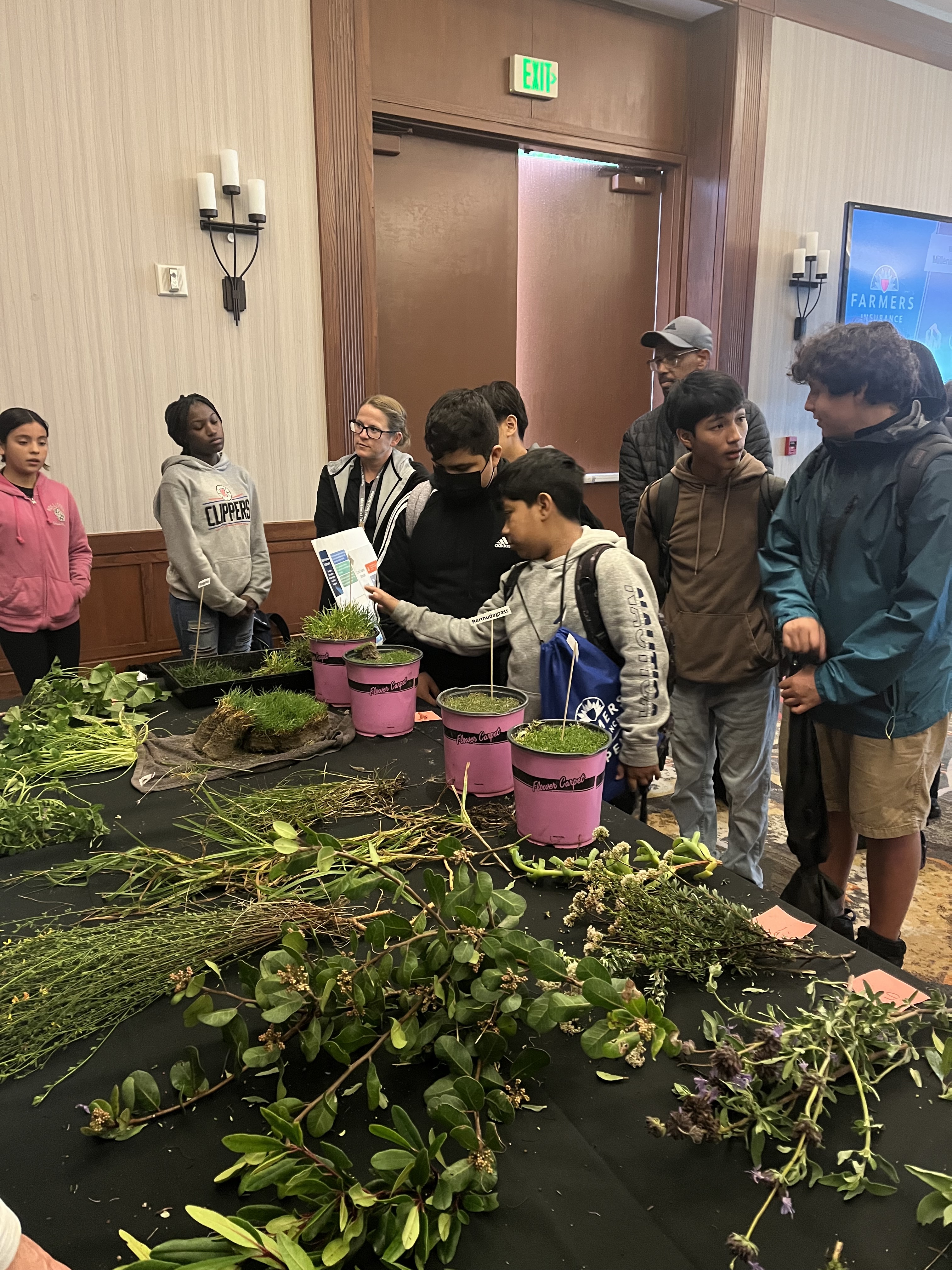 Farmers Insurance Open First Green Field Trip at Torrey Pines plays ...